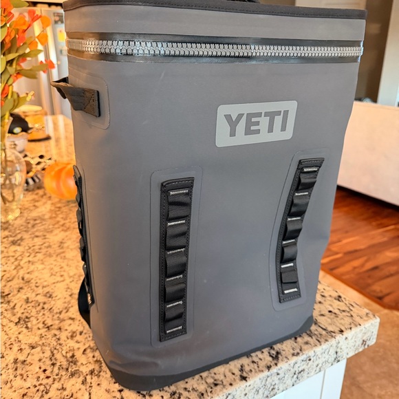 Yeti | Bags | Yeti Hopper Backflip 24 Charcoal Backpack Cooler | Poshmark